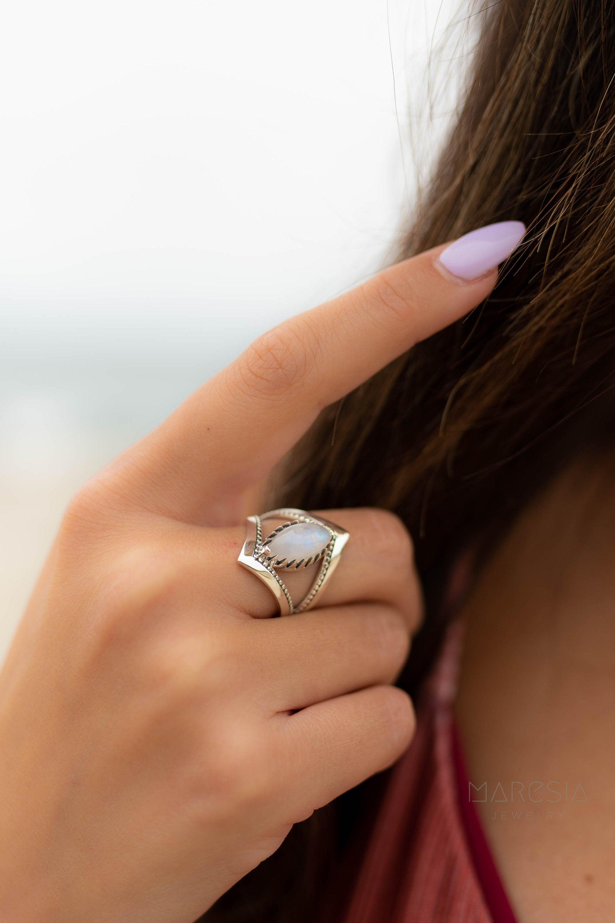 Pandora moonstone ring store